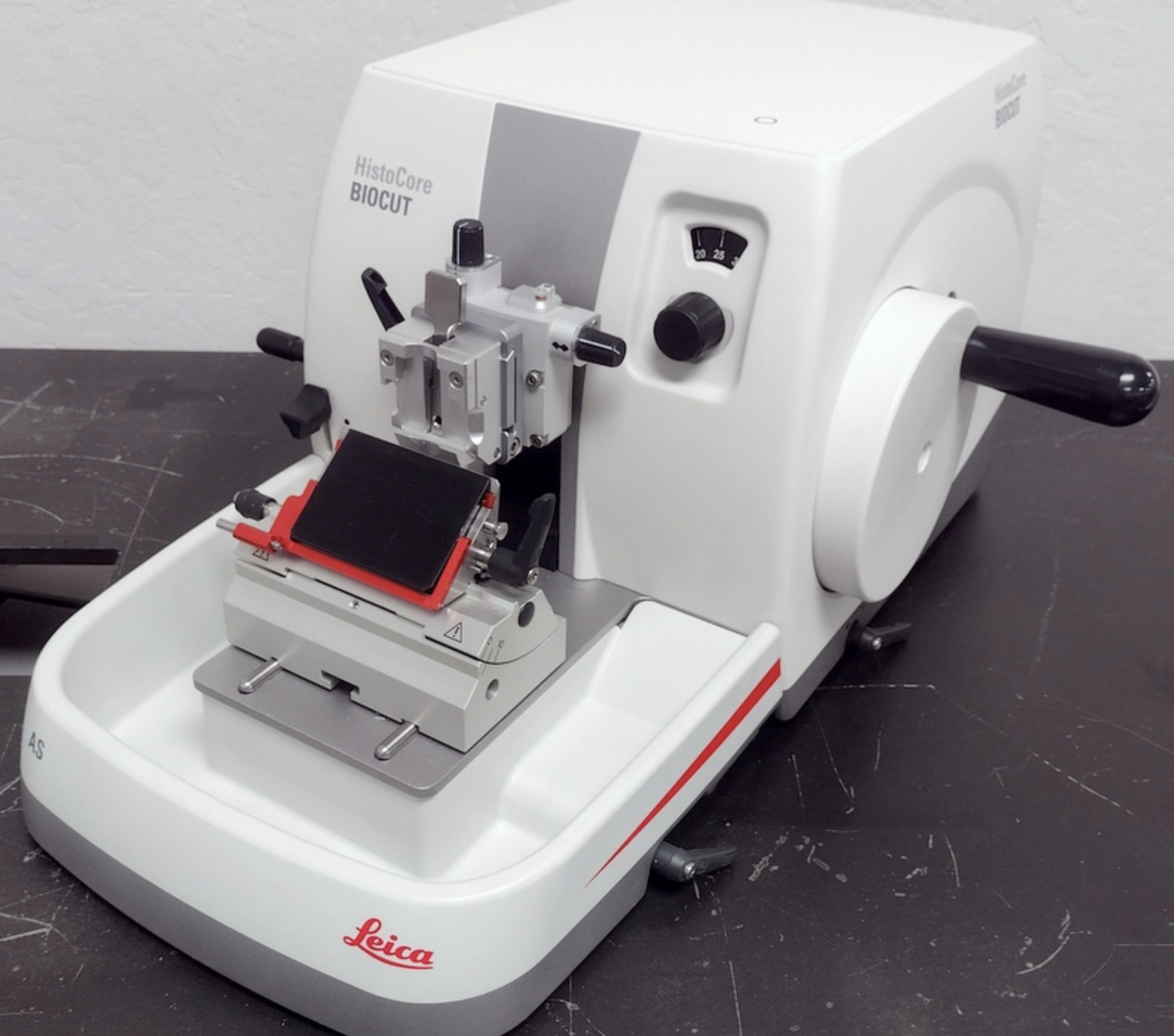 Histology and Pathology: Leica HistoCore BIOCUT Mechanical Rotary Microtome