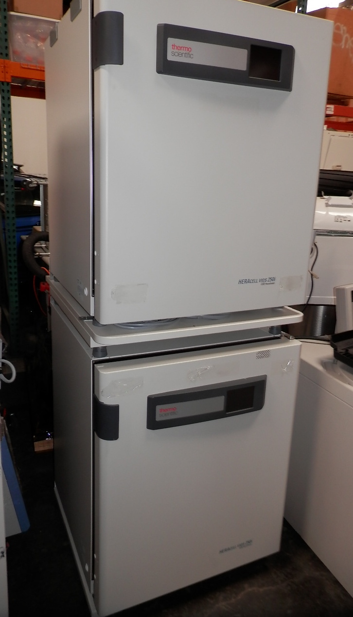Incubators: Thermo HERAcell Vios 250i Double-Stack CO2 Incubators